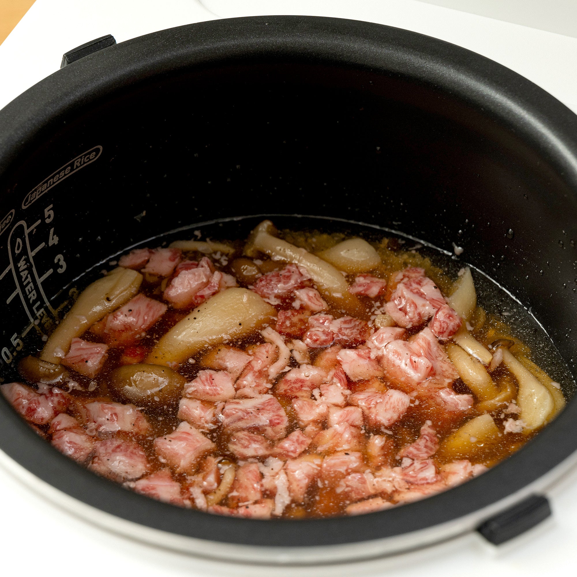 OISIX 黑松露和牛菇釜飯 (2人份) – Chef Oisix